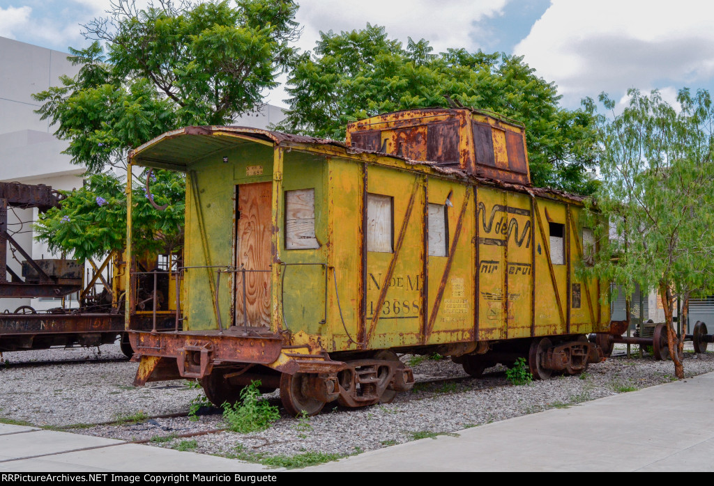 NdeM Caboose